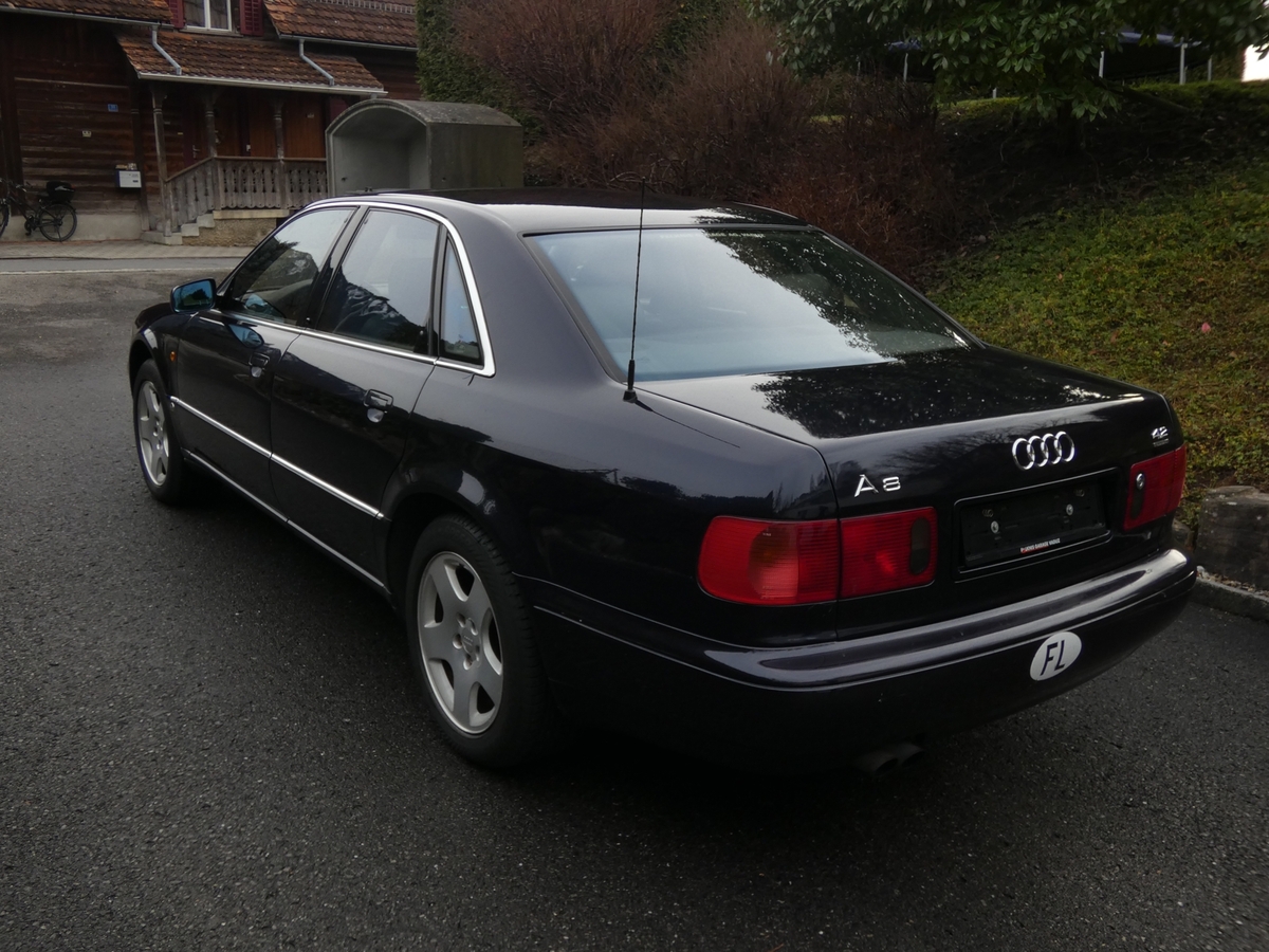 Audi A8 4.2L autom (1995) - Oldtimer kaufen | Zwischengas